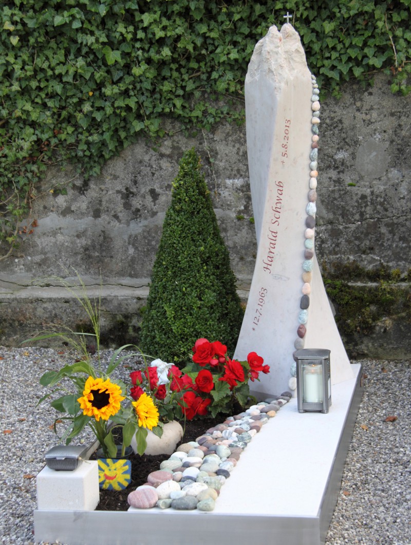 Handwerkliche Grabsteine | Steinmetz Herbert Baldauf Immenstadt Allgäu