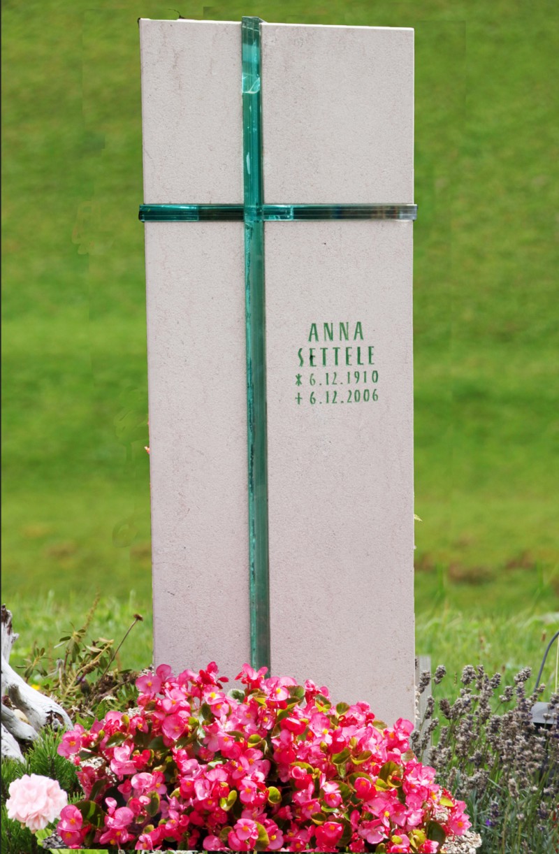 Handwerkliche Grabsteine | Steinmetz Herbert Baldauf Immenstadt Allgäu